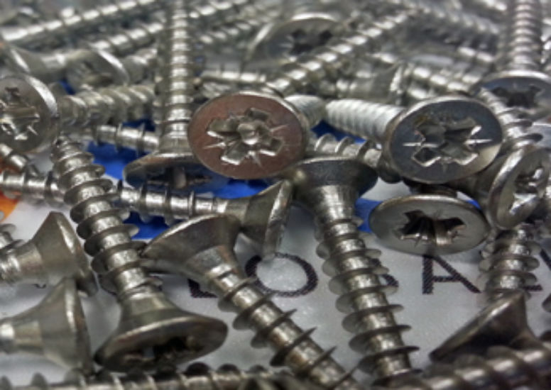 5 Essential Stainless Steel Fixings for the Summer | BS Fixings