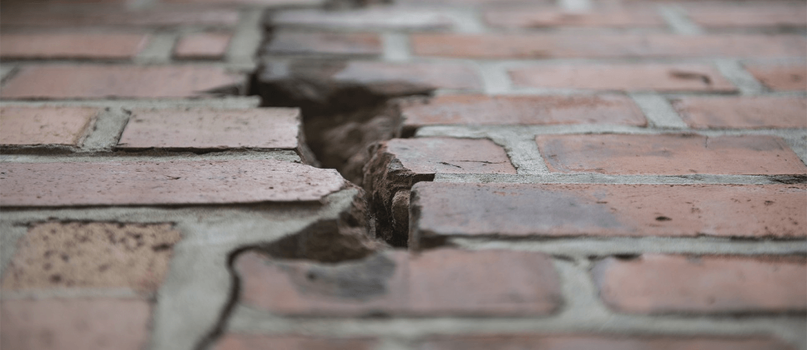Signs of Cavity Wall Tie Failure - Blog | BS Fixings